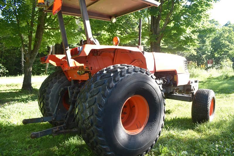 1996 Kubota M4700 Tractor 2wd for sale
