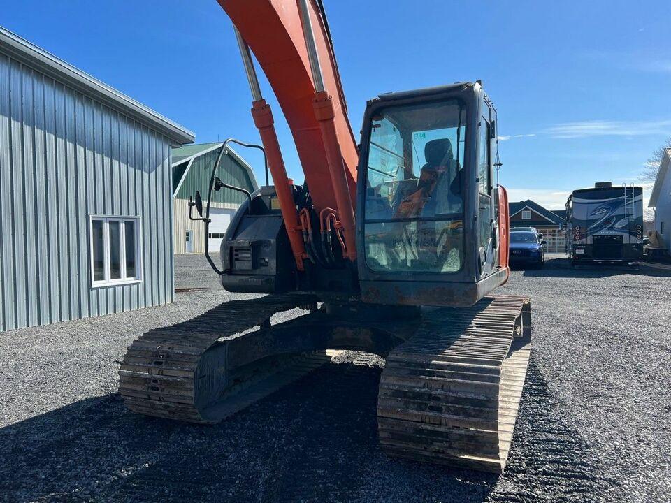 2011 HITACHI ZX-225USLC-3 Excavatrice Pelle Mécanique for sale