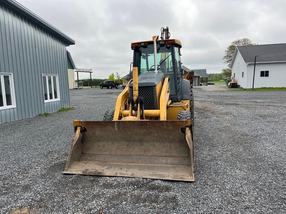 2004 John Deere 410G Pépine Rétrocaveuse 4x4 for sale